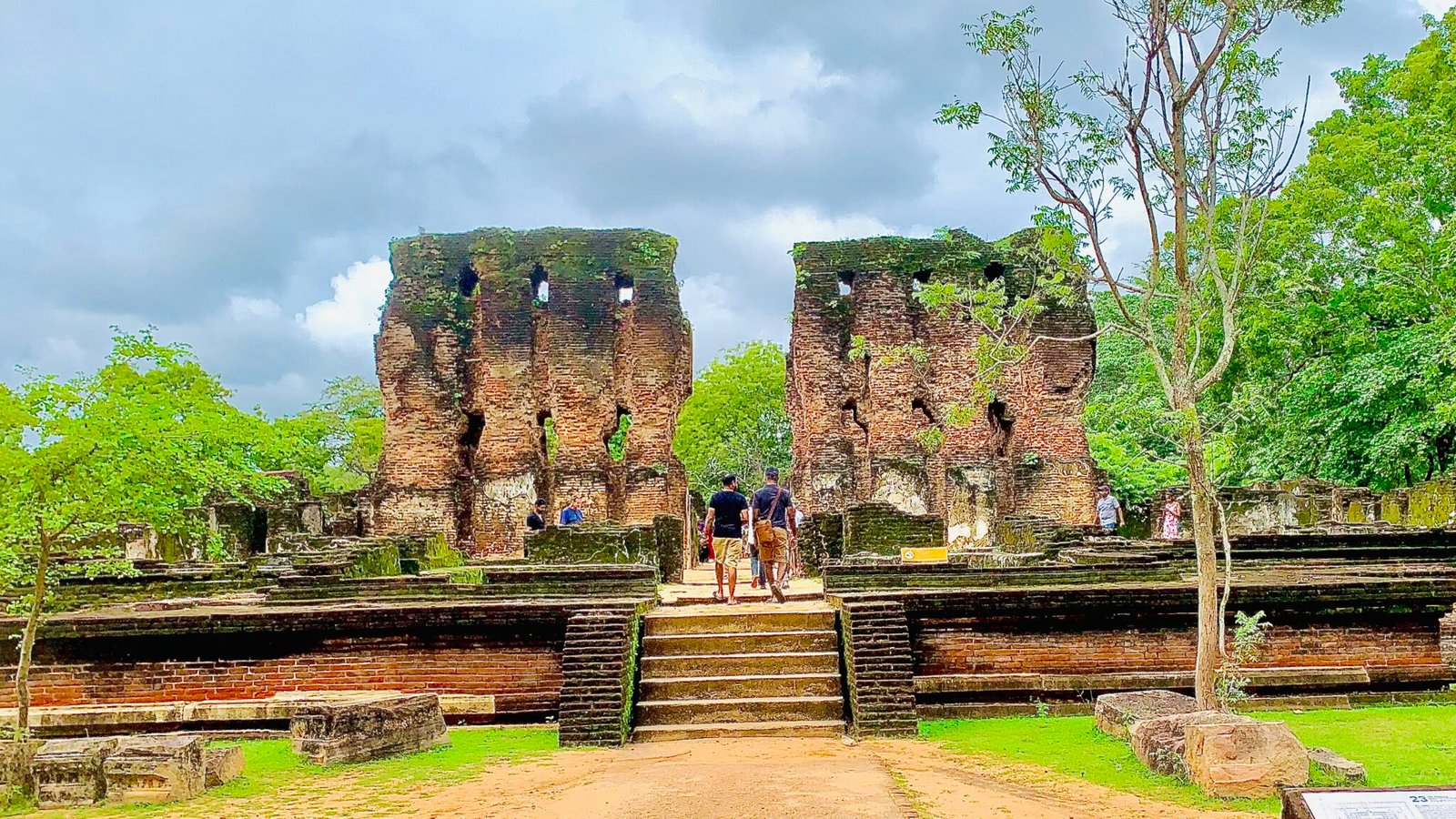 Royal Palace | Polonnaruwa | Sri Lanka Wonders